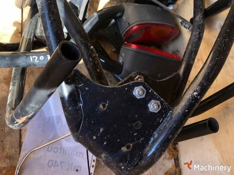 MANITOU fender bracket Loader cabins and body parts |ID 3931 |all-machinery